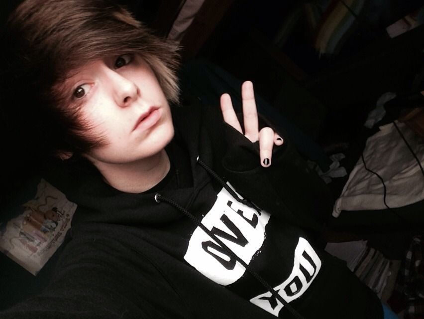 Cute emo boy doing the peace symbol | Scrolller