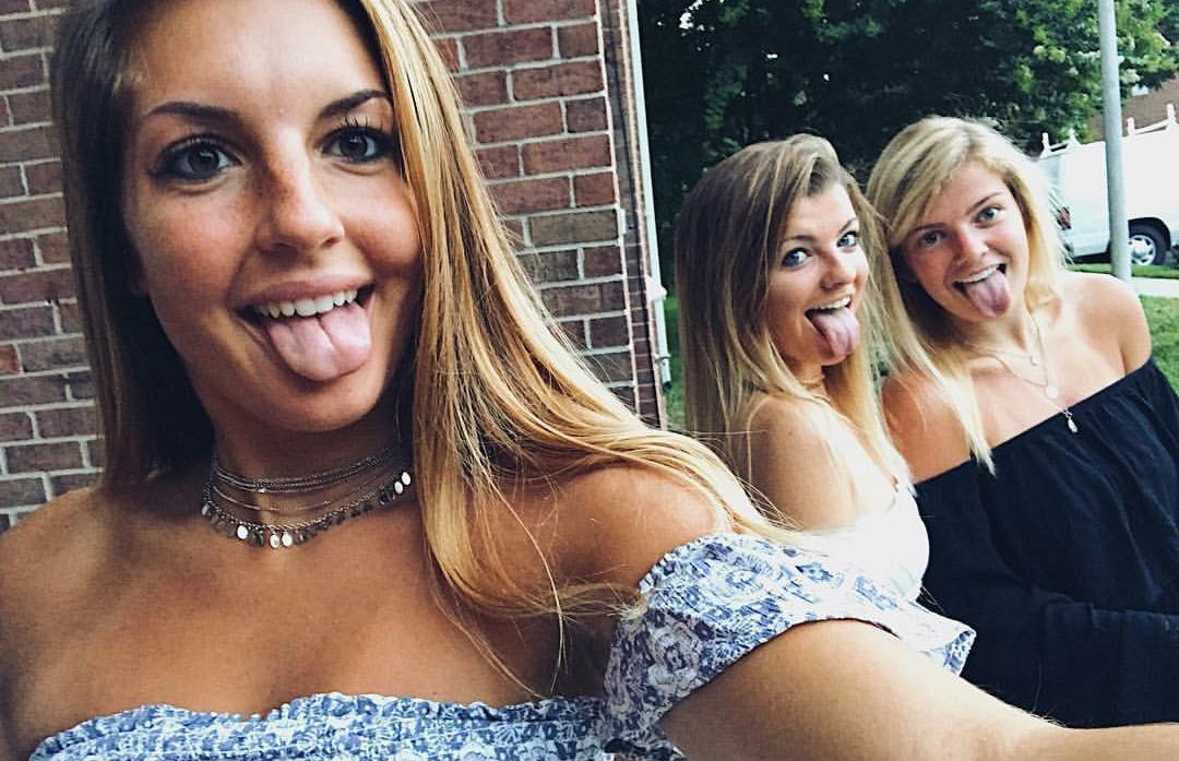 Cute girls | Scrolller