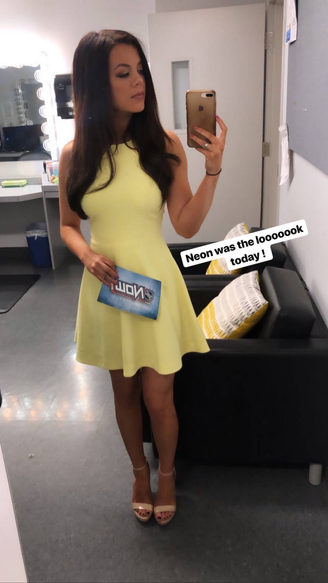 Cute in yellow | Scrolller