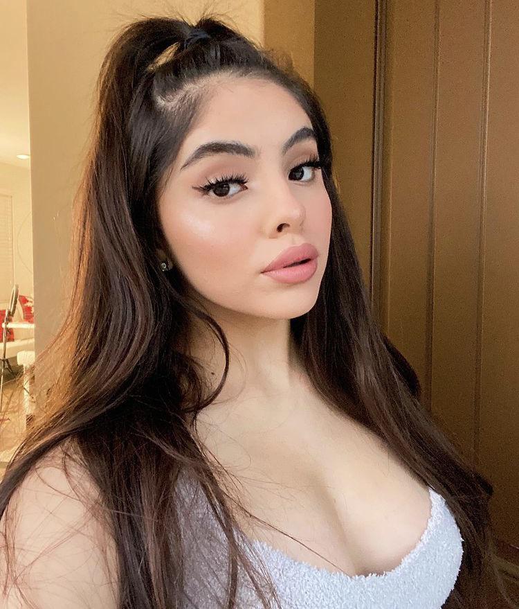 Cute lil thang 😚 | Scrolller