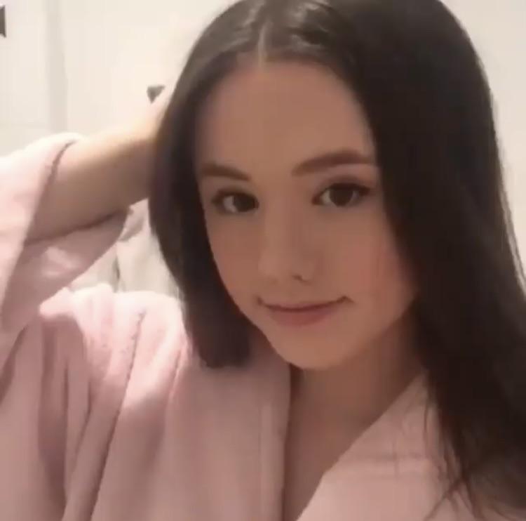 Cute lily | Scrolller