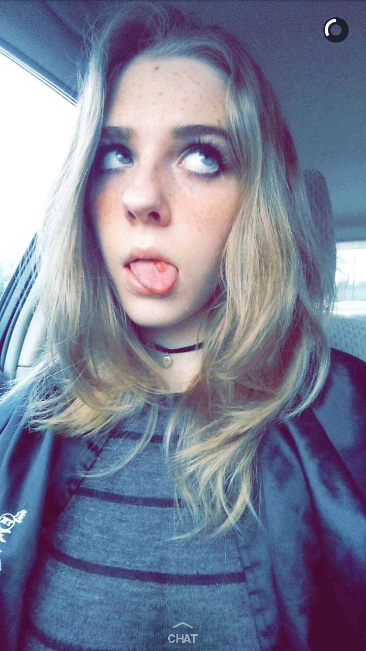 Cute neck choker | Scrolller