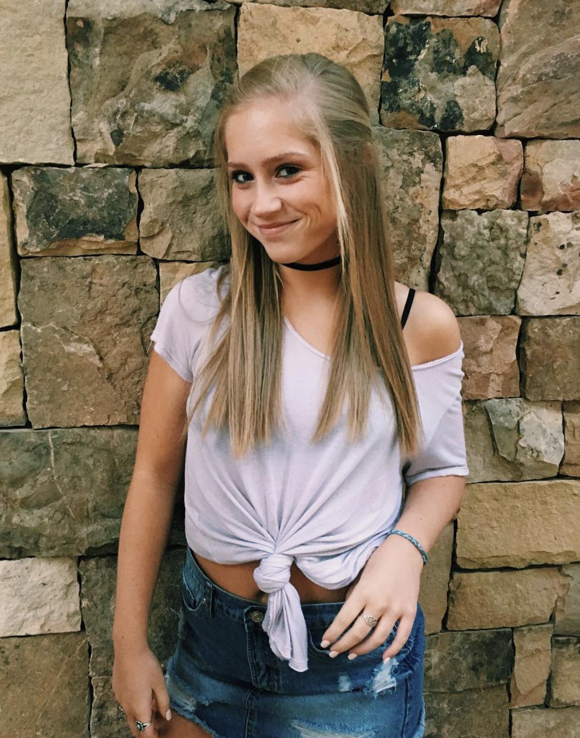 Cute outfit | Scrolller