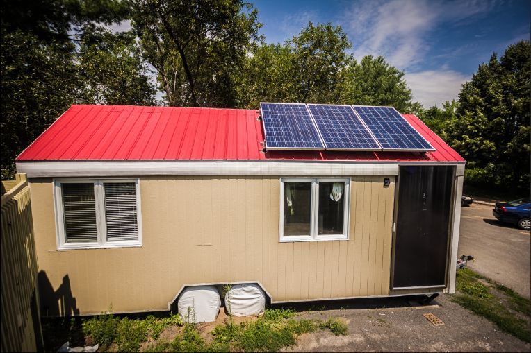 Cute Tiny House with Solar Panel | Scrolller