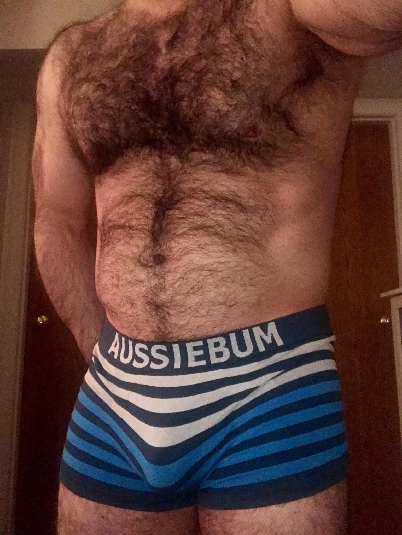 Dad bod and bulge | Scrolller