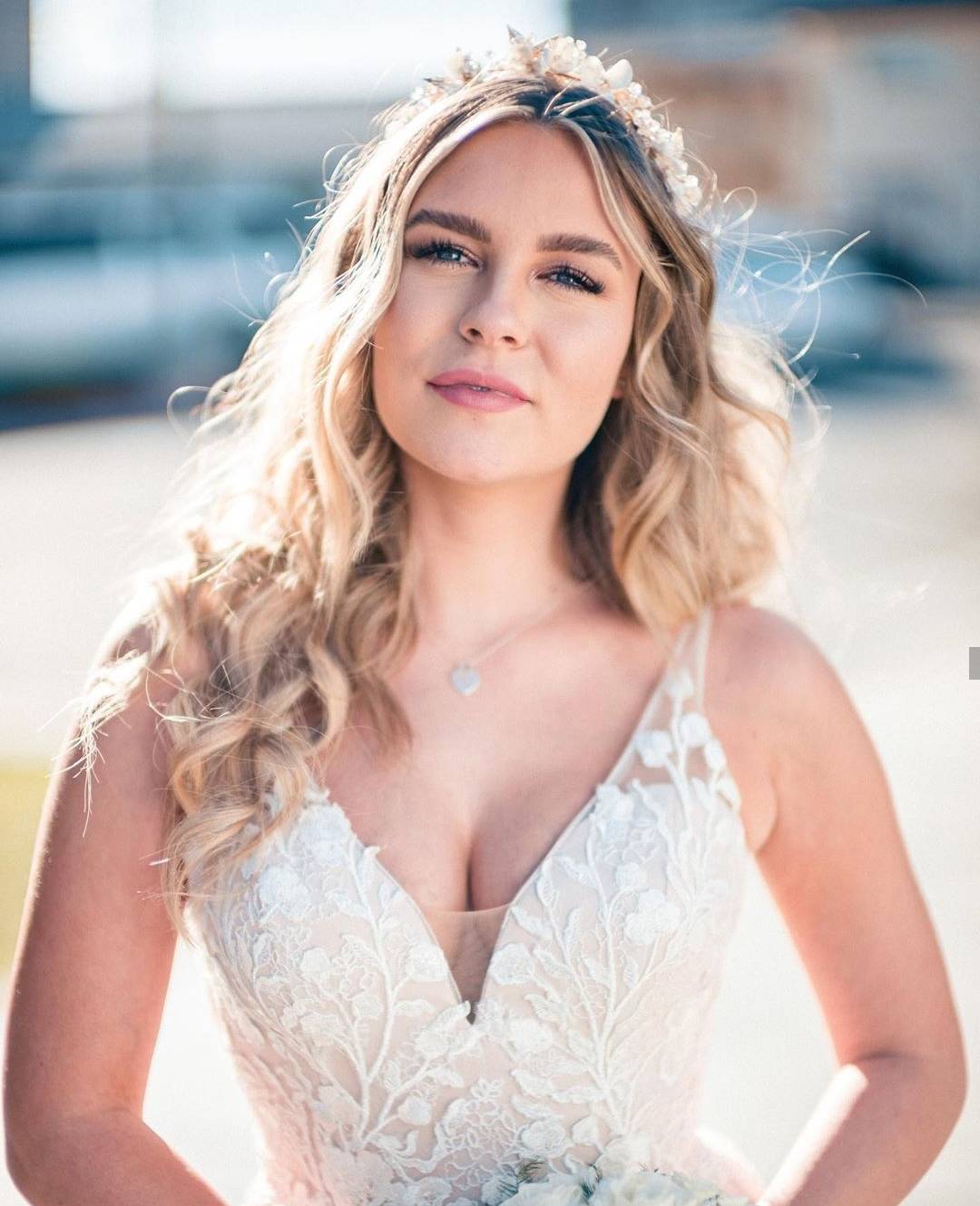 Dagi Bee | Scrolller