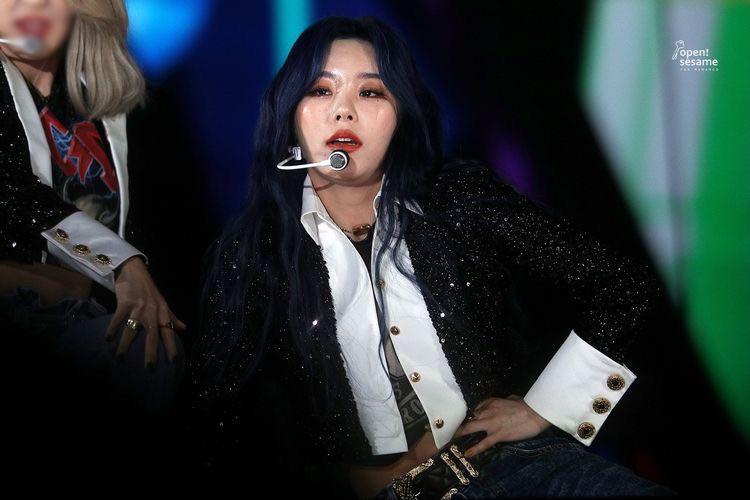 Daily Dose of Wheein Day 13 💙⭐️ | Scrolller