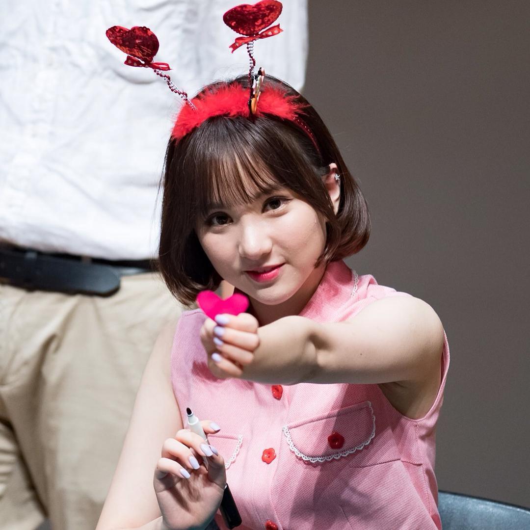 Daily Eunha #22 | Scrolller