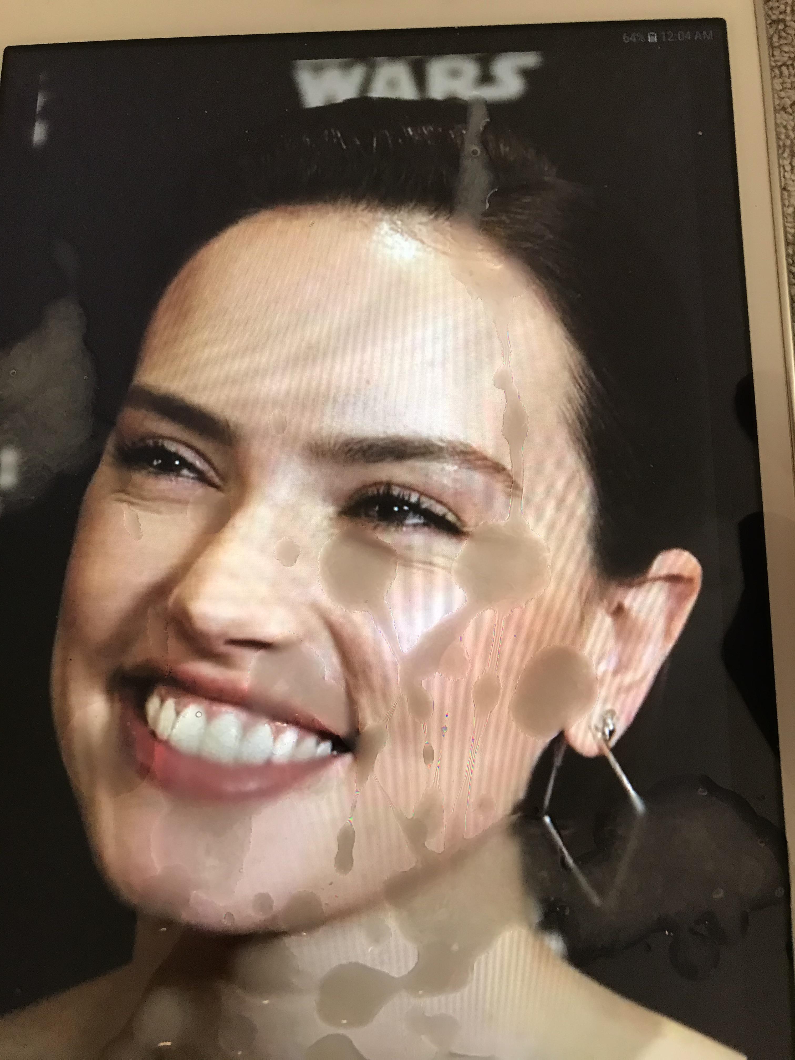 Daisy Ridley Scrolller