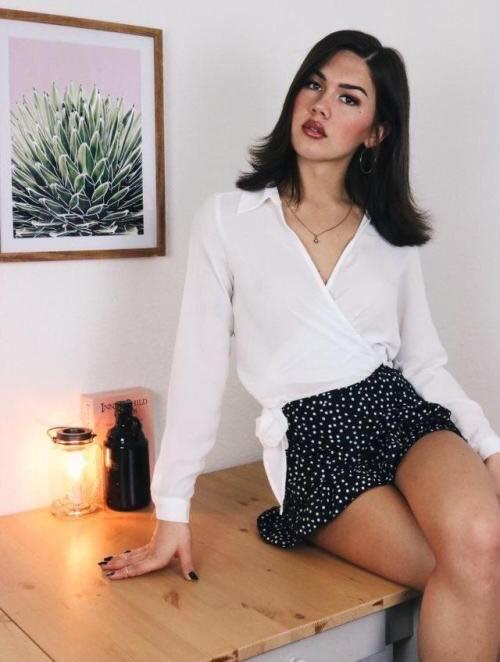 Daisy Taylor | Scrolller