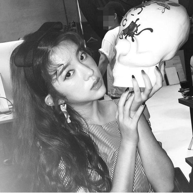 Daisy Tuesdays | Scrolller