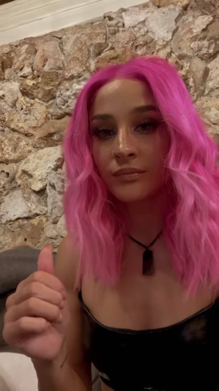 Dakota 😍💜💕 | Scrolller