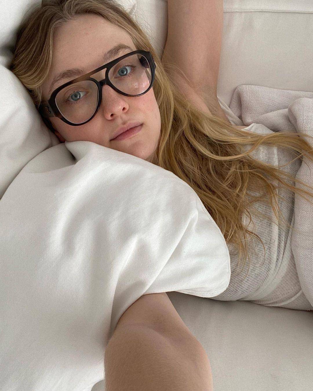 Dakota Fanning in bed! | Scrolller