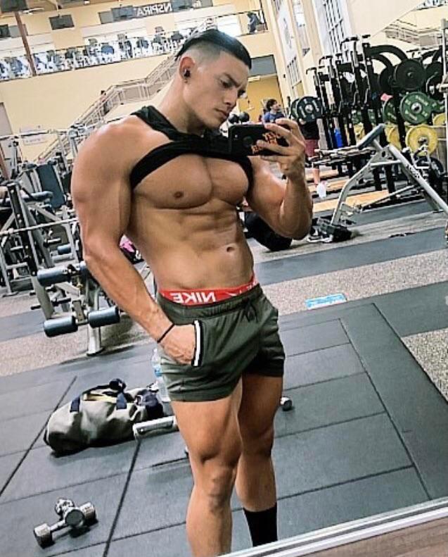 Damian Fenrir | Scrolller