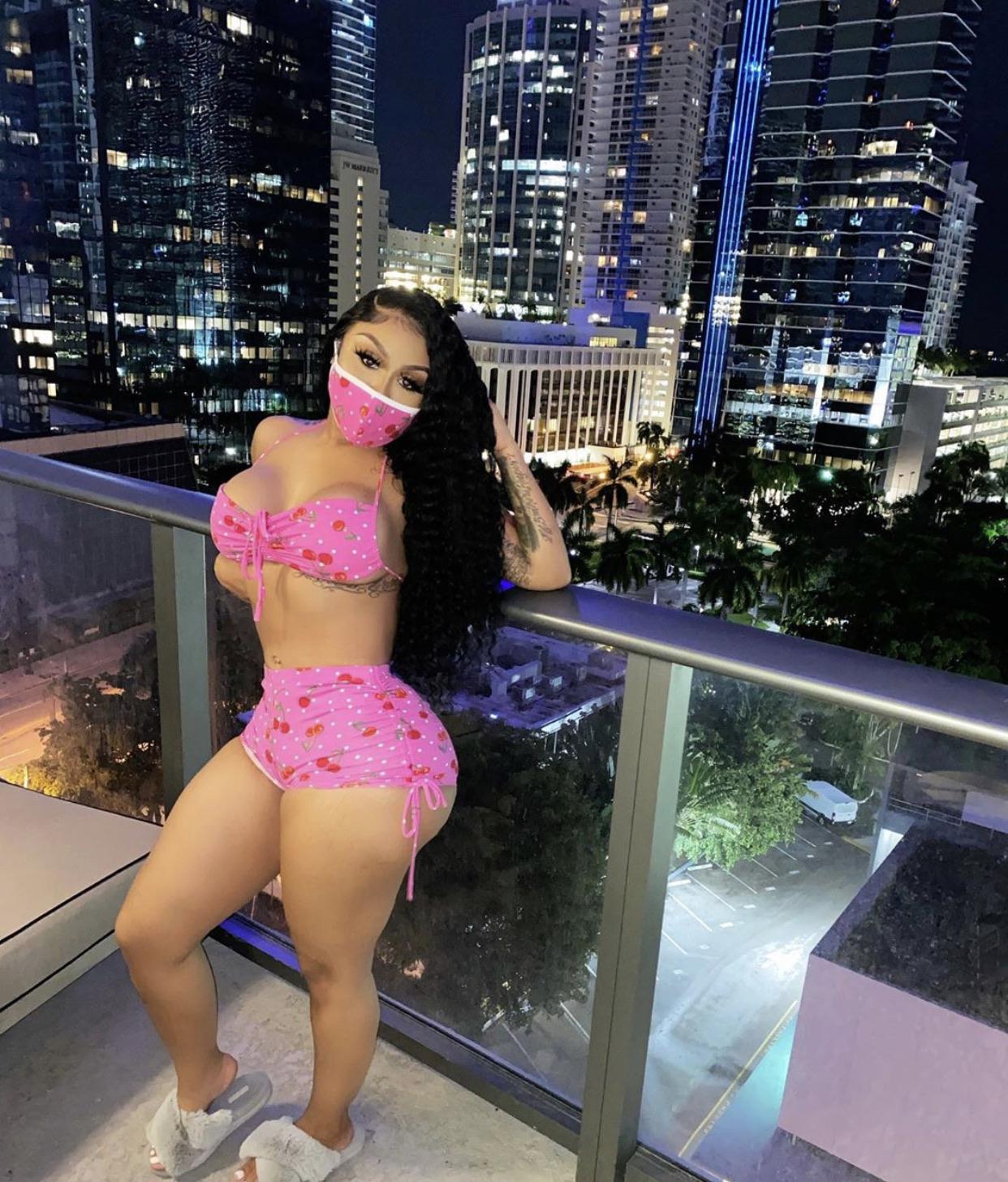 Damn Ari | Scrolller