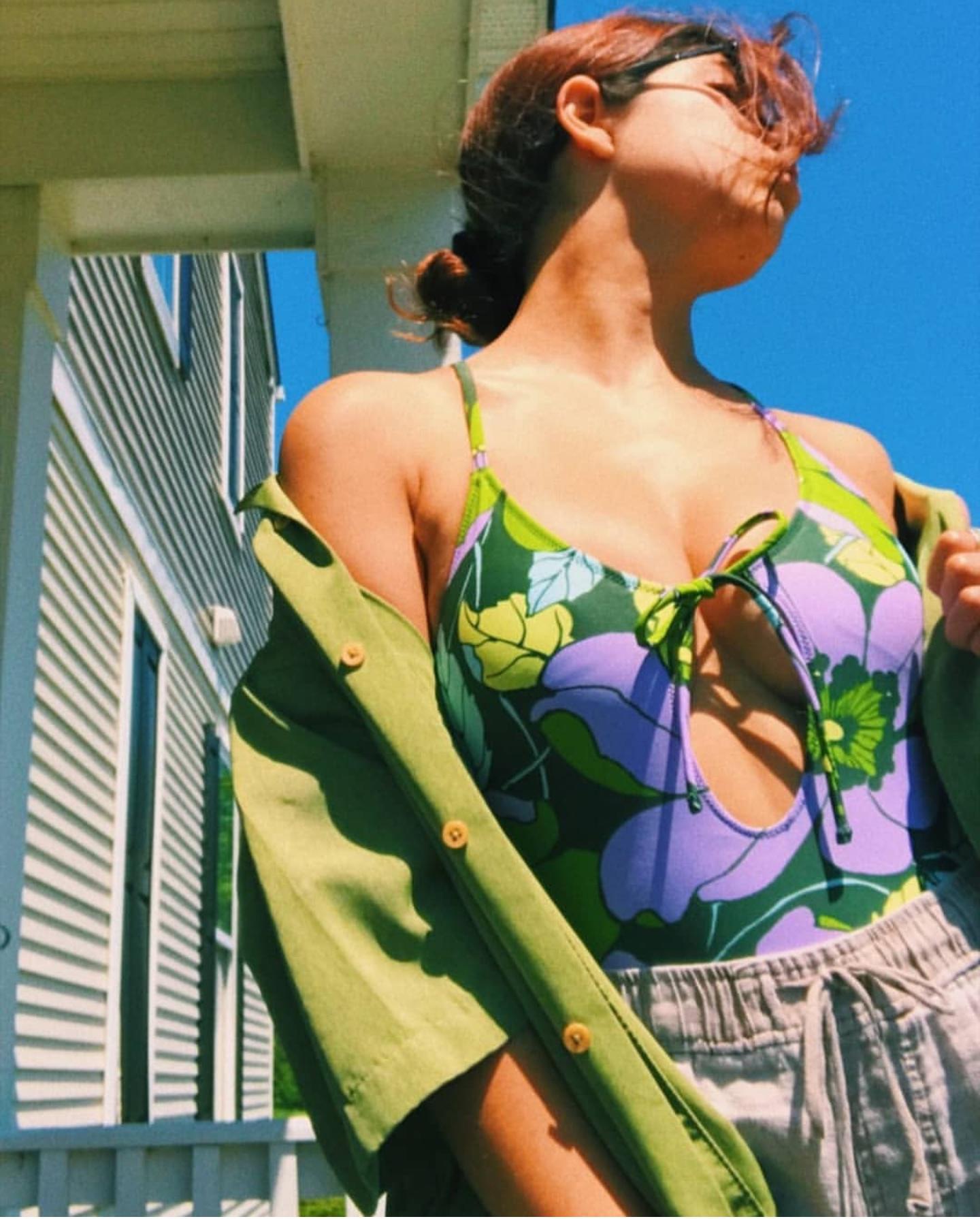 Damn Ava | Scrolller