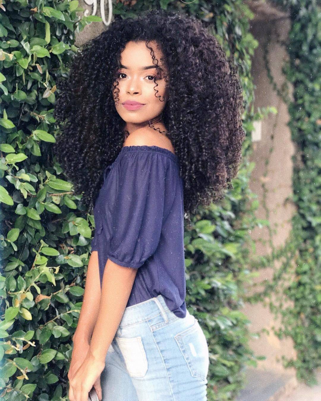 Daniela Santos | Scrolller