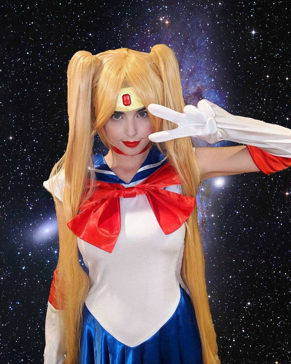 Daniella Sharp Sailor Moon cosplay | Scrolller
