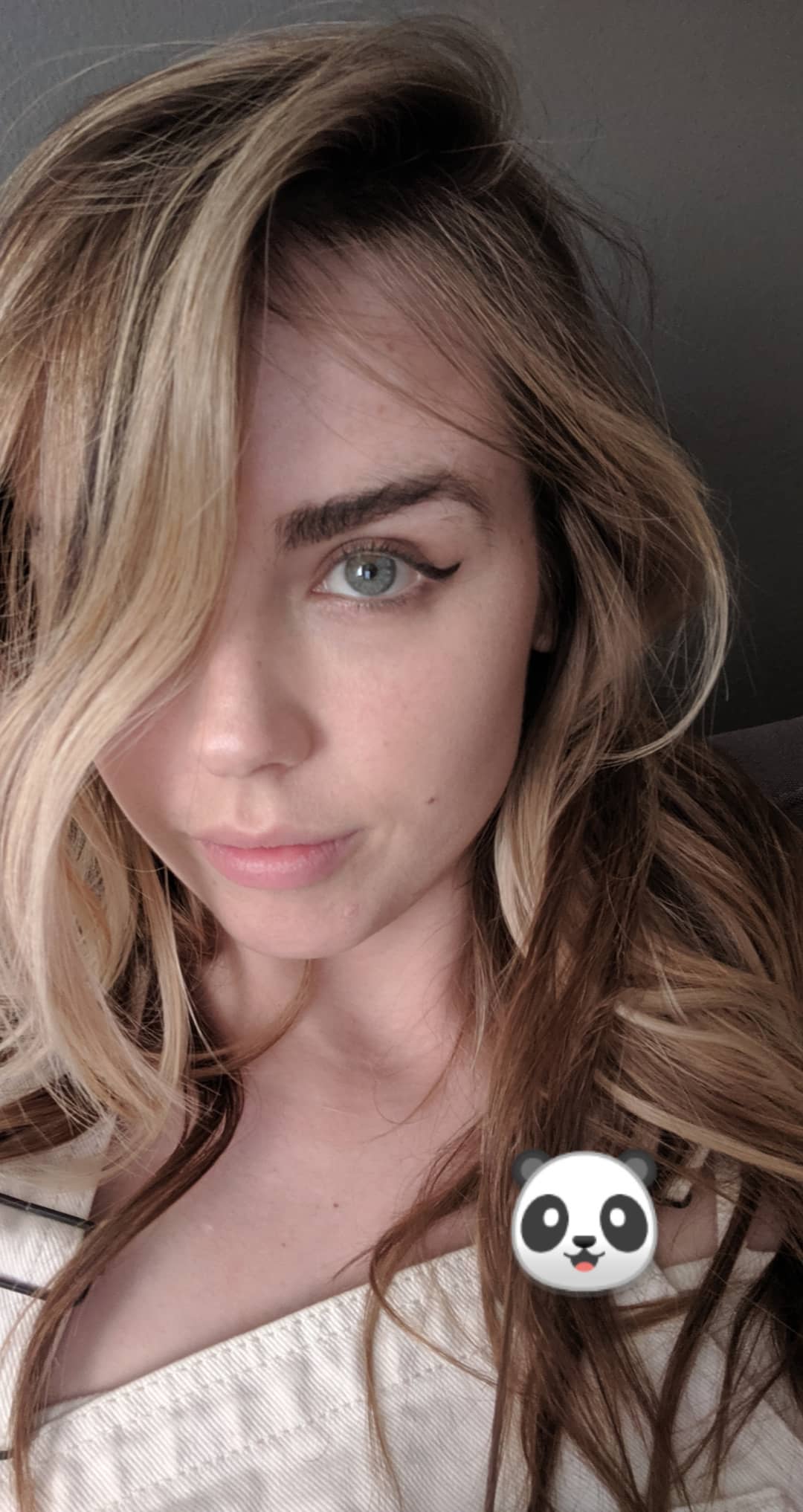 Danielle | Scrolller