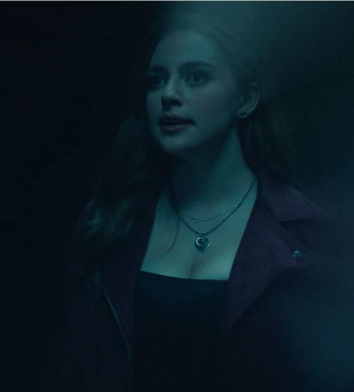 Danielle Rose Russell Scrolller 2942