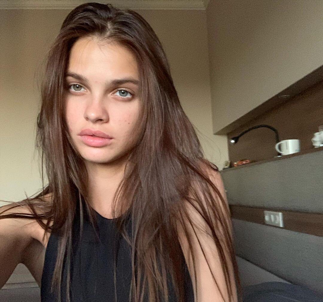 Dasha Khlystun | Scrolller