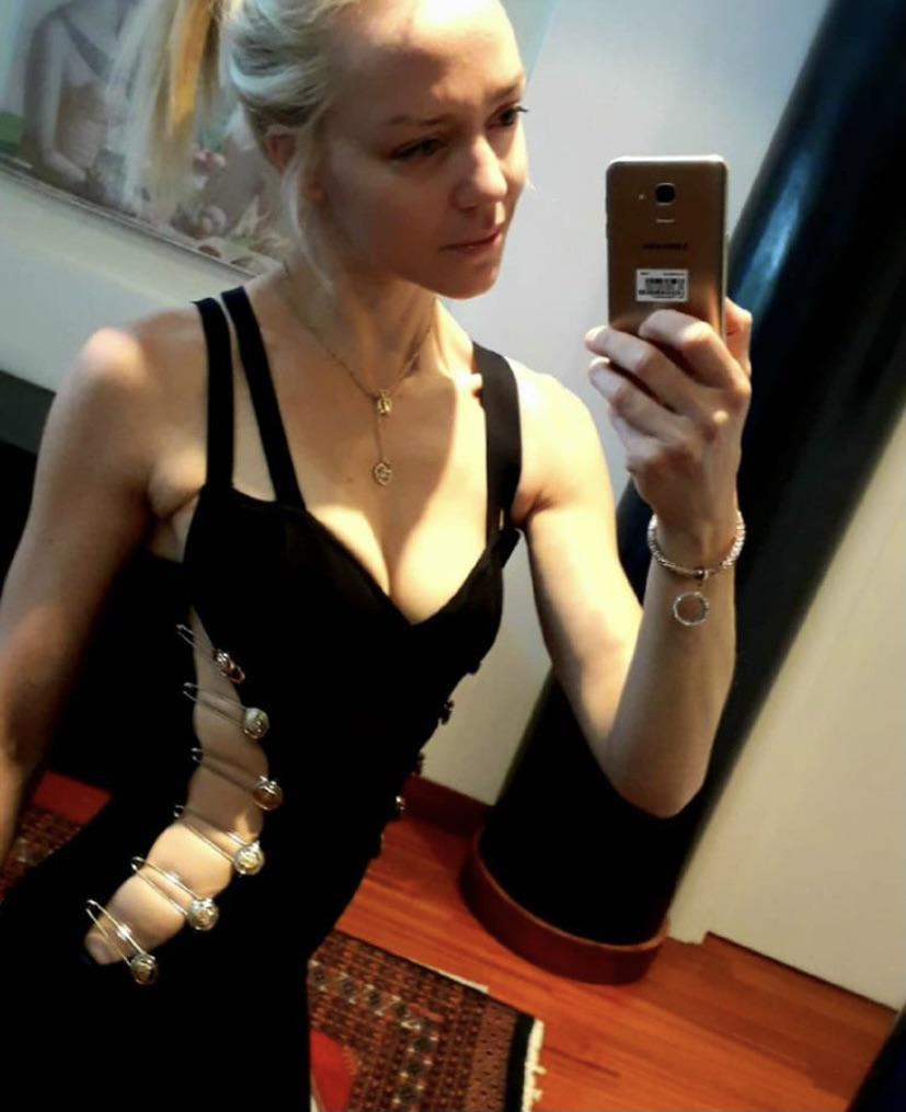 Date Night Liz Hurley / Annette Style 😜😈 | Scrolller