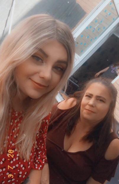 Daughter And Mother Scrolller