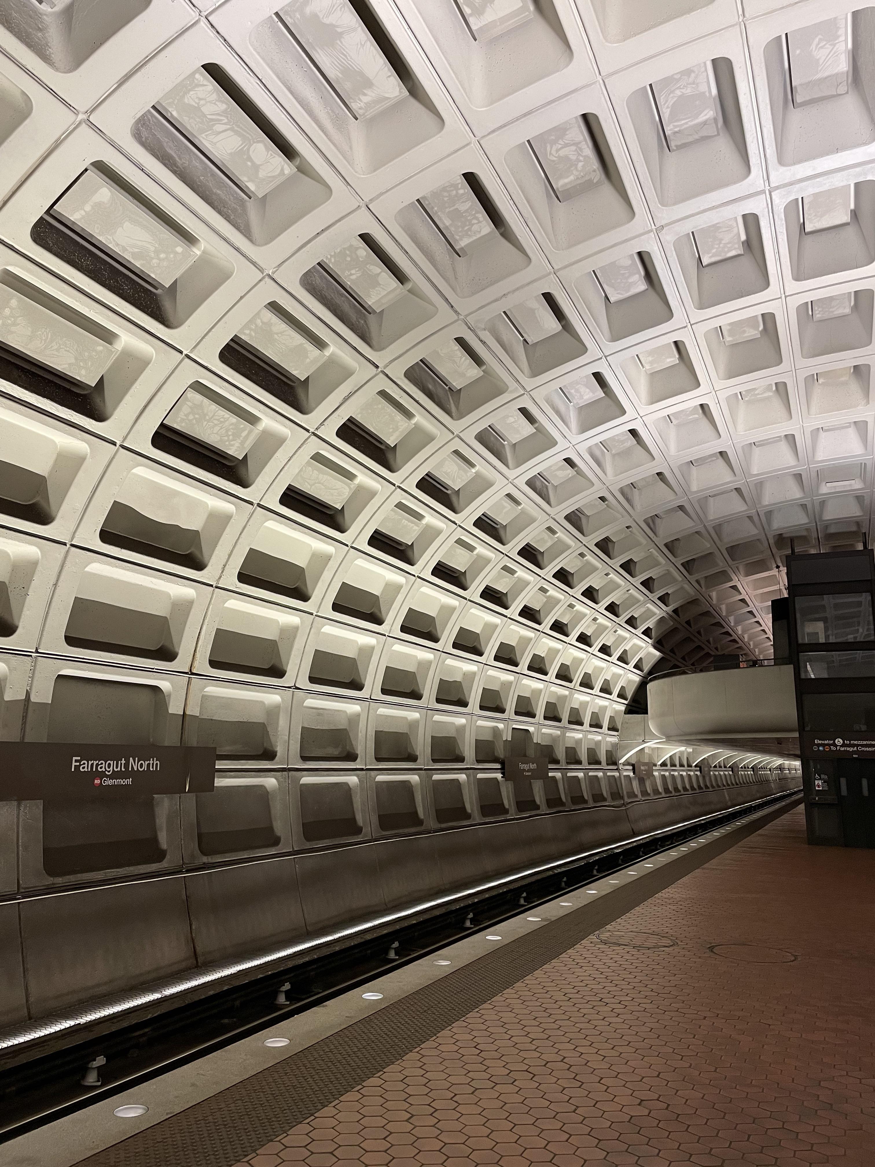 DC Metro is a vibe when it’s empty | Scrolller