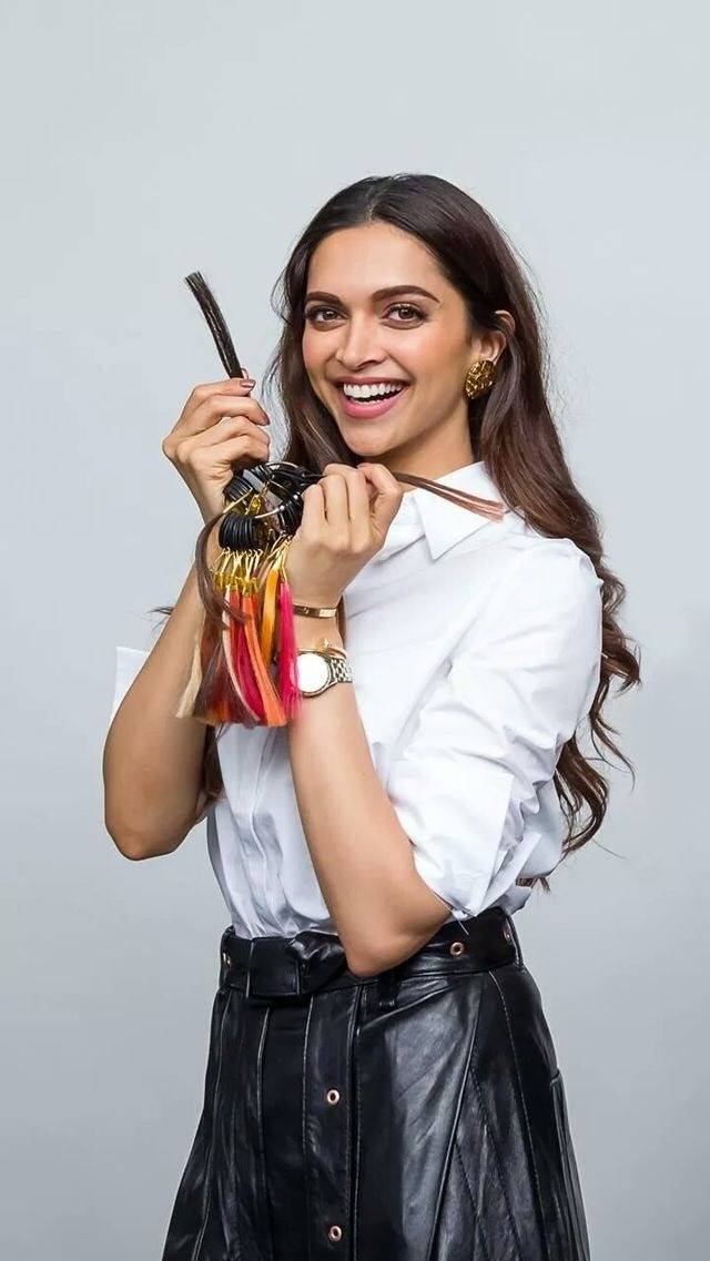 Deepika Padukone Scrolller