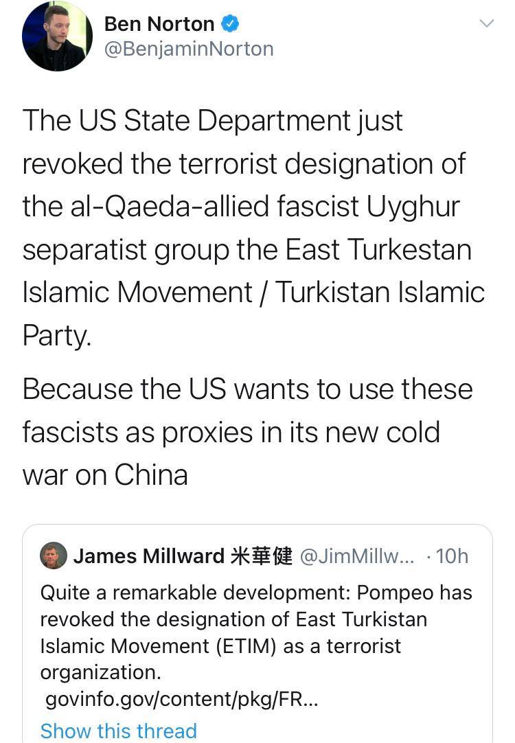 definitely nothing suspicious happening here!!! | Scrolller