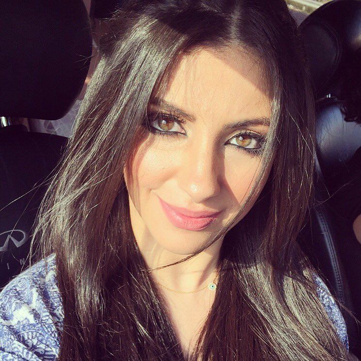 dem eyez | Scrolller