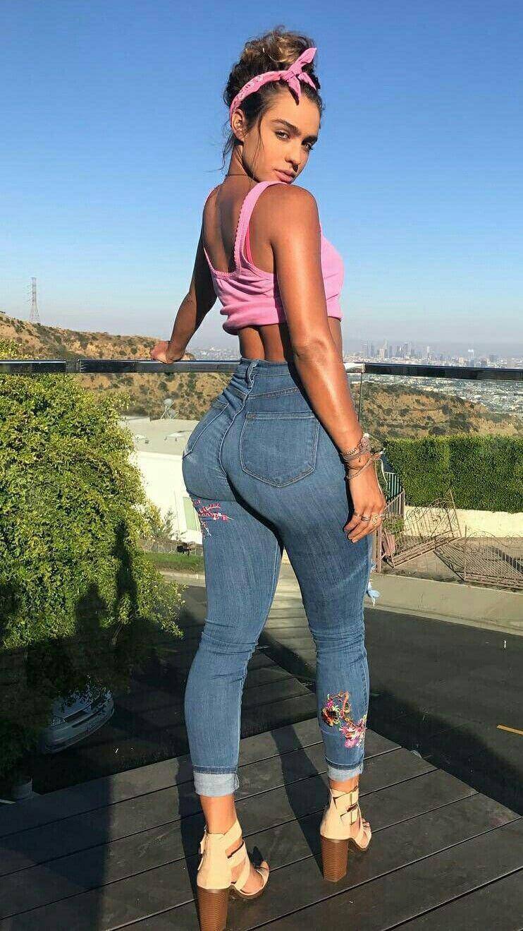 desperately need to be enslaved and ruined for godess Sommer's superior ass | Scrolller