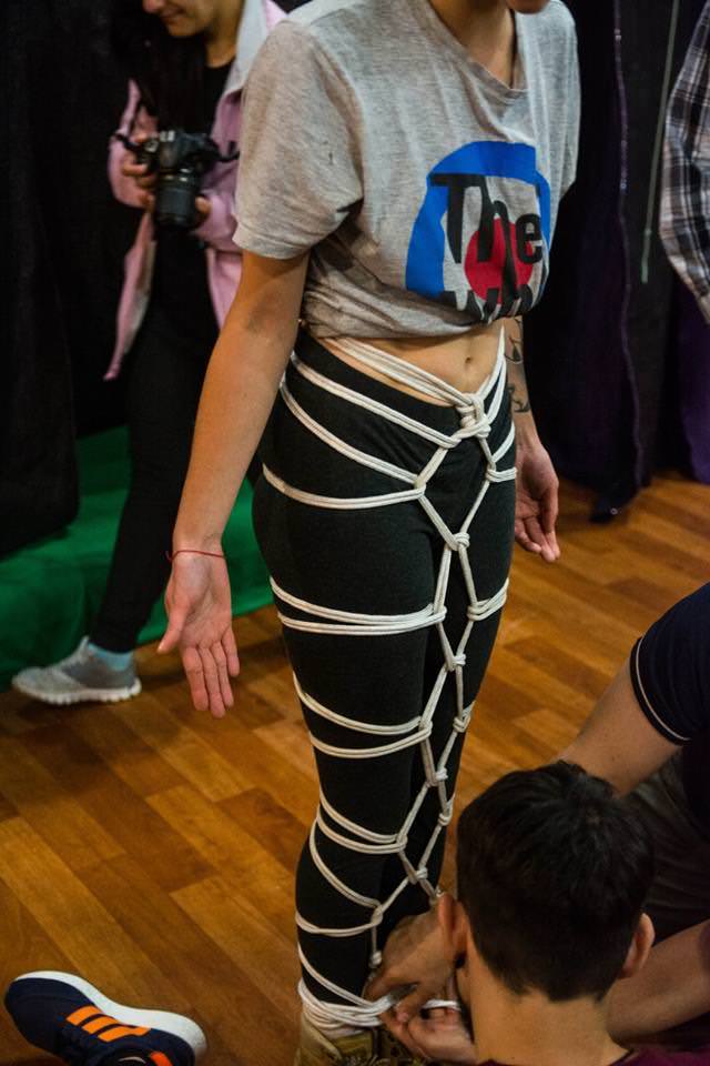 Diamond pattern leg wrap | Scrolller