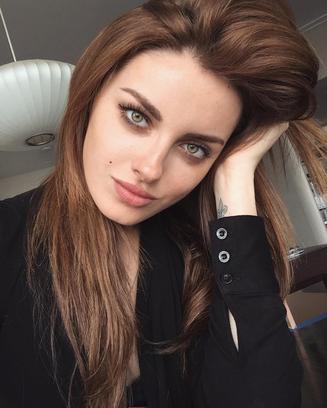 Diana Georgie | Scrolller