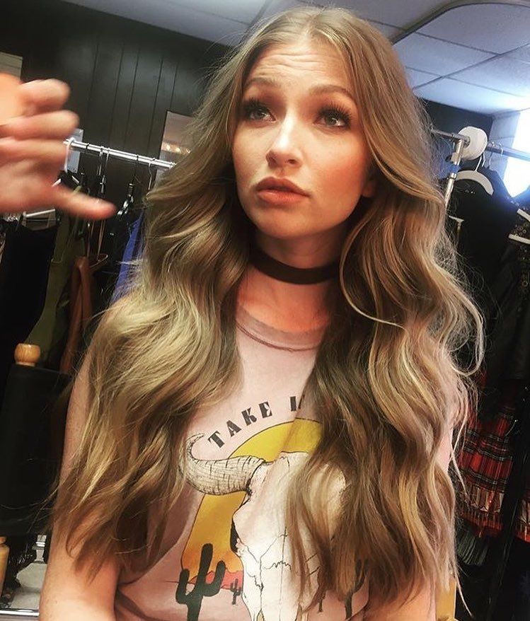 Diana Hopper | Scrolller