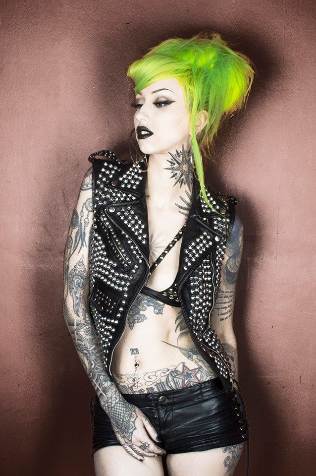 D'inferno. Black and green | Scrolller