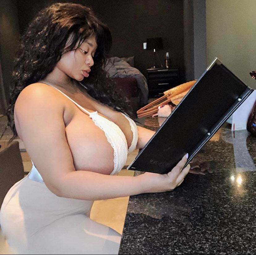 Dinner date | Scrolller