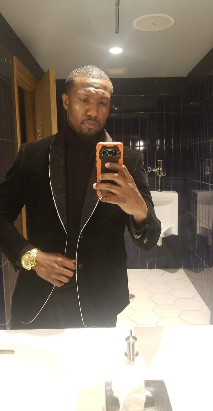 Dinner date with me myself and I | Scrolller