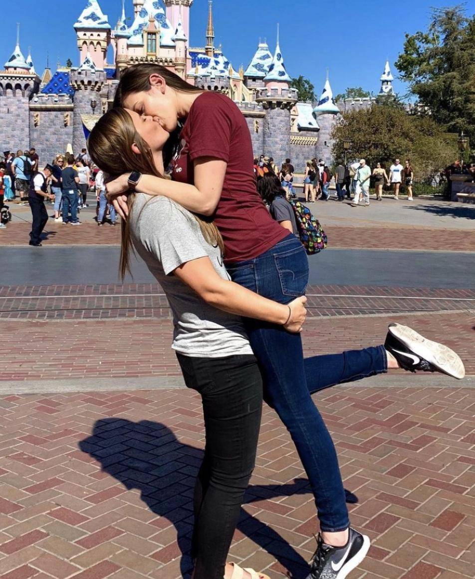 Disney butt grab | Scrolller