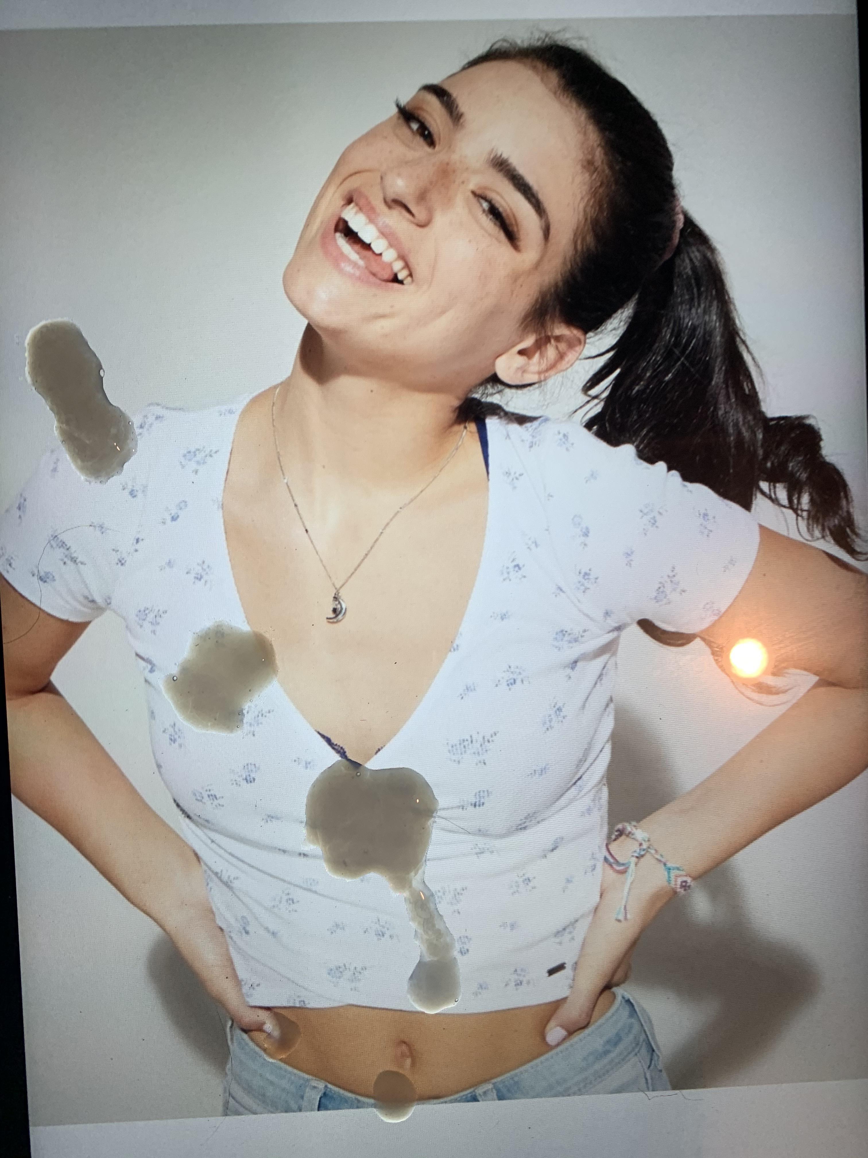 Dixie D'amelio | Scrolller