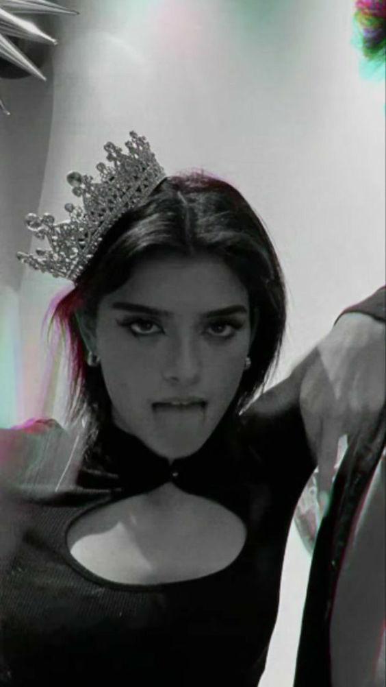 Dixie is the queen of my cock, throbbing so hard for her😍😍 | Scrolller