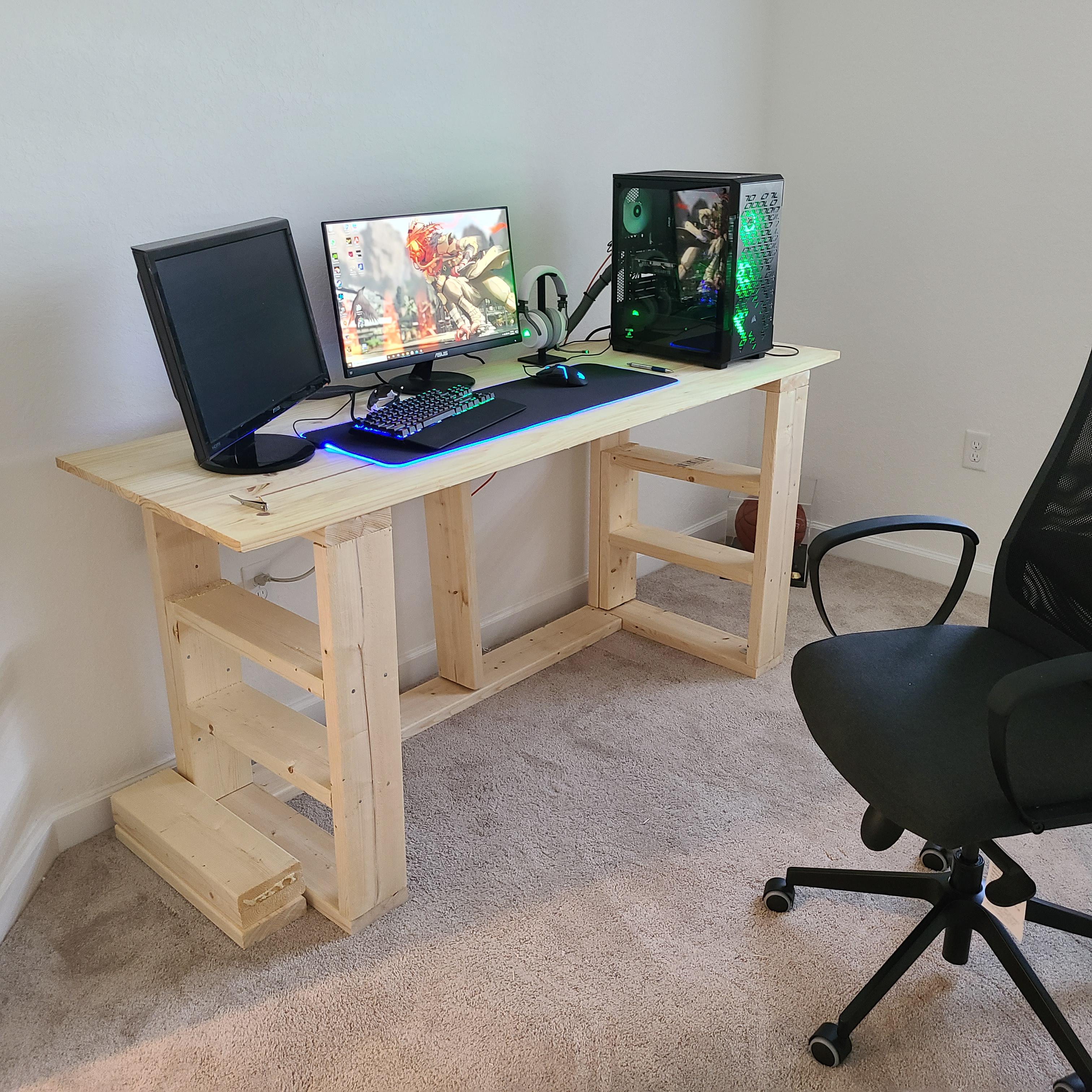 DIY desk | Scrolller