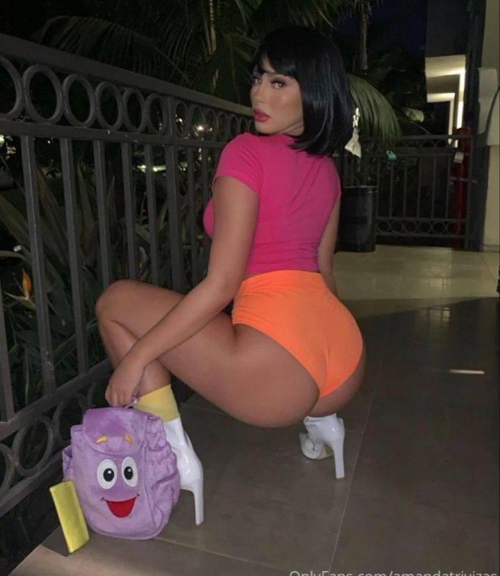 Dm for her mega | Scrolller