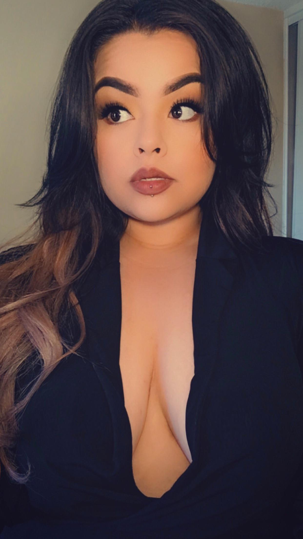 Dms are welcome | Scrolller