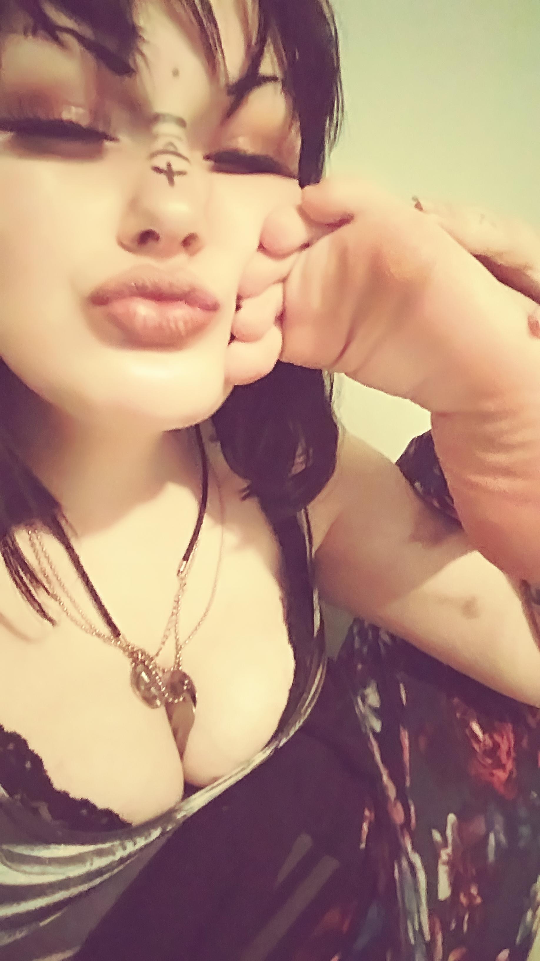 DMs open💜 | Scrolller