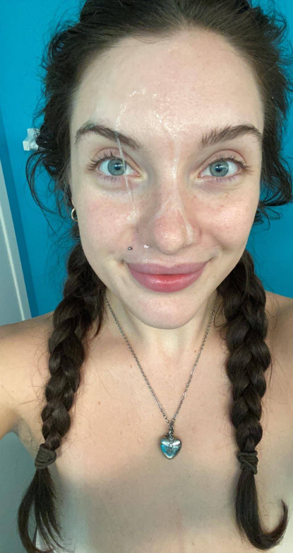 Do I have something on my face? [F][OC] | Scrolller