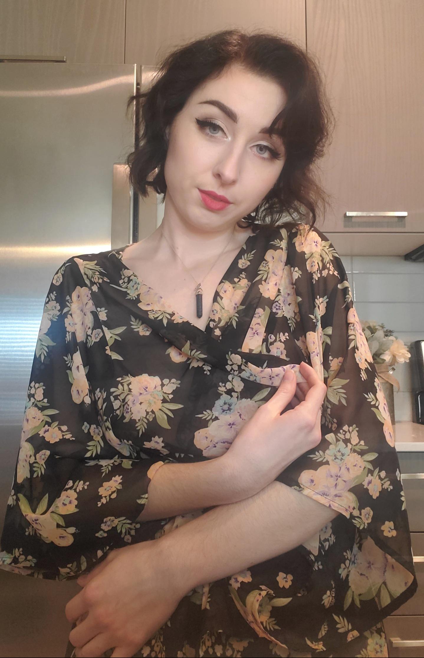 Do I Look Cute In This Scrolller 0368