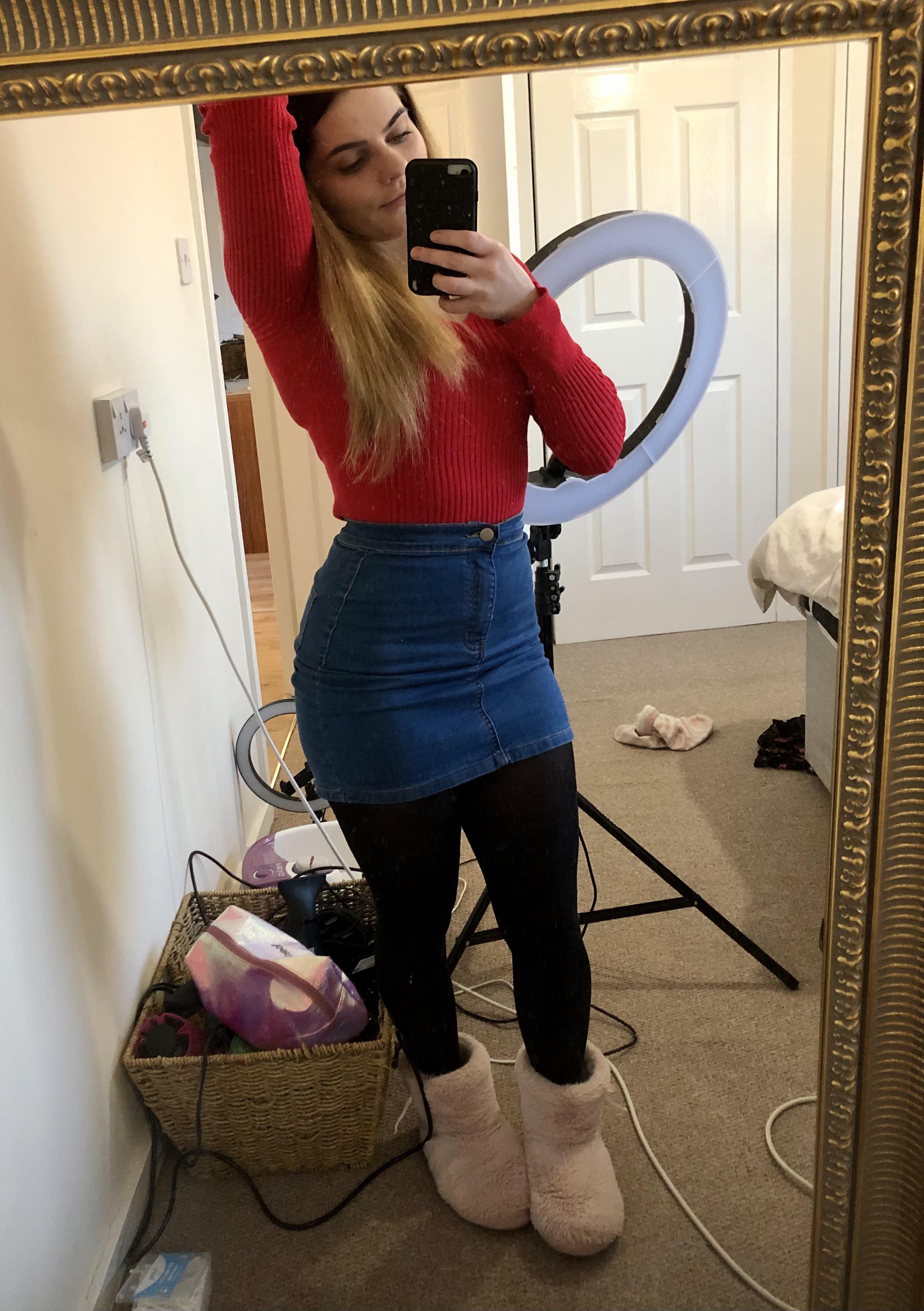 Do u like my nylons? | Scrolller