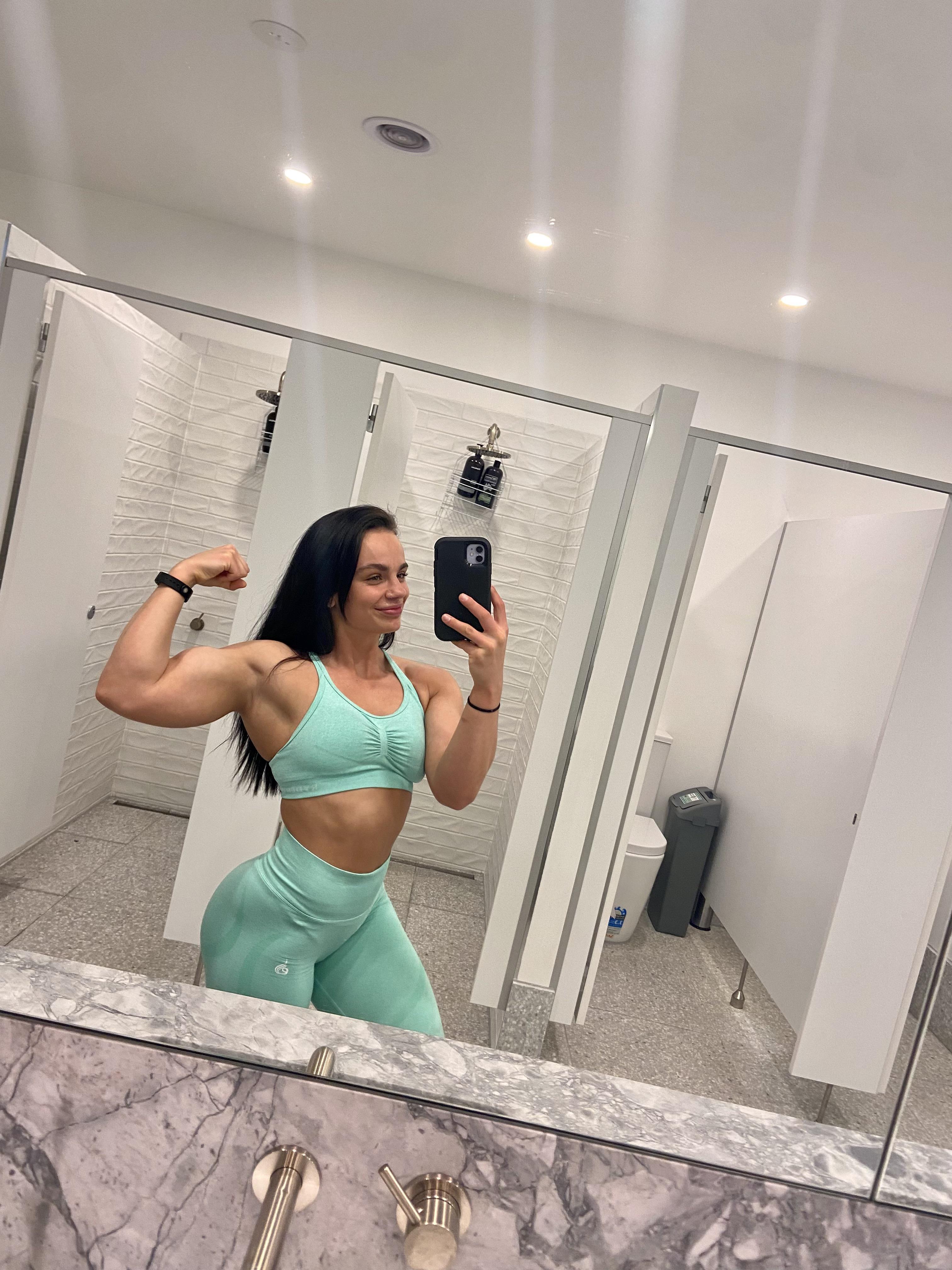 Do you like a buff bunny ? | Scrolller