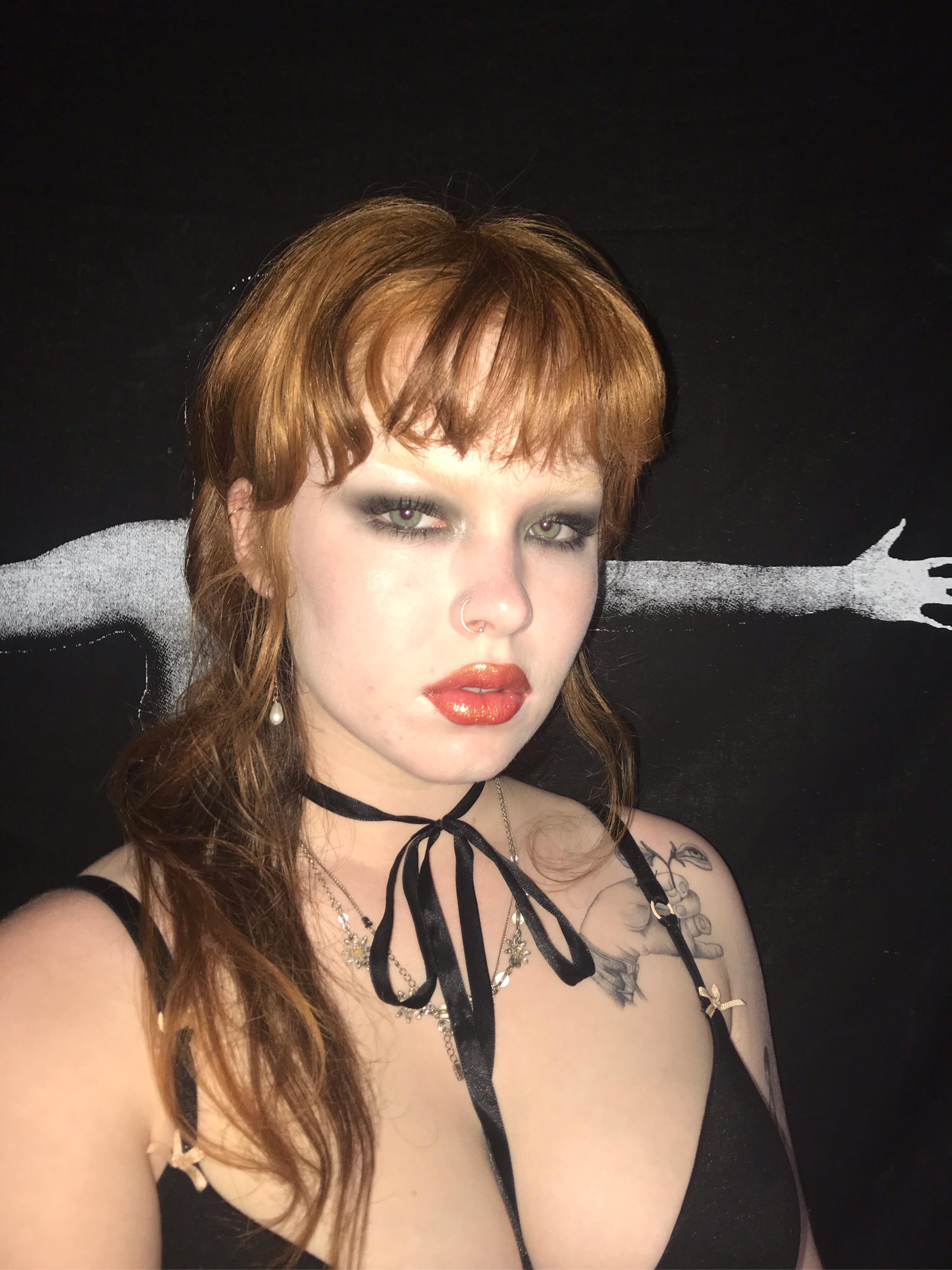 Do you like big titty goth gfs? | Scrolller